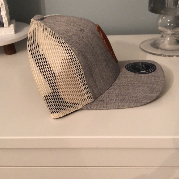 Local Crowns | Accessories | Nwt Local Crowns Illinois Trucker Hat ...